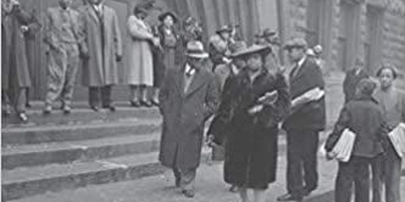 Moving Up, Moving Out : The Rise of the Black Middle Class in Chicago ...