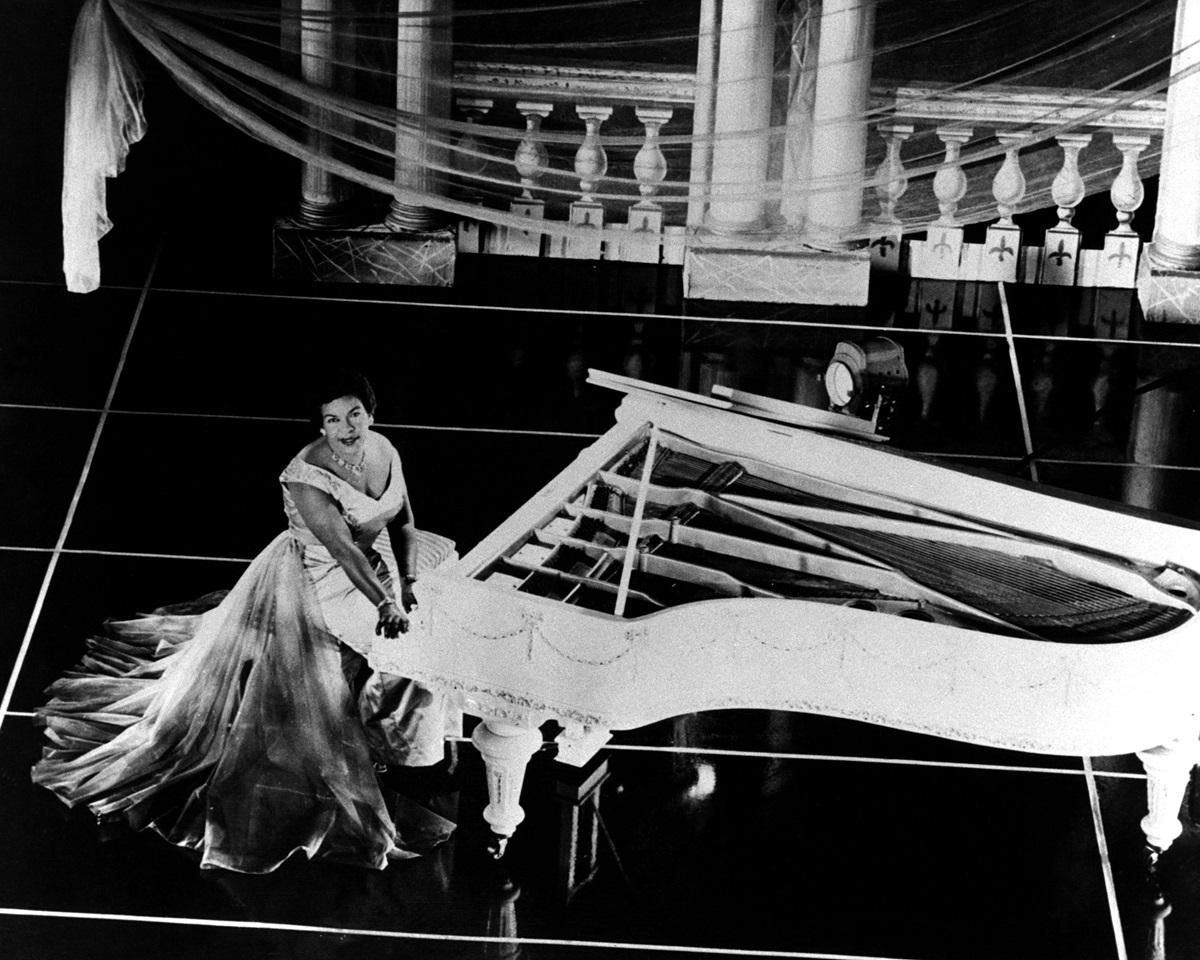 Winifred Atwell - The Piano Virtuoso Who Broke Barriers and Won Hearts ...