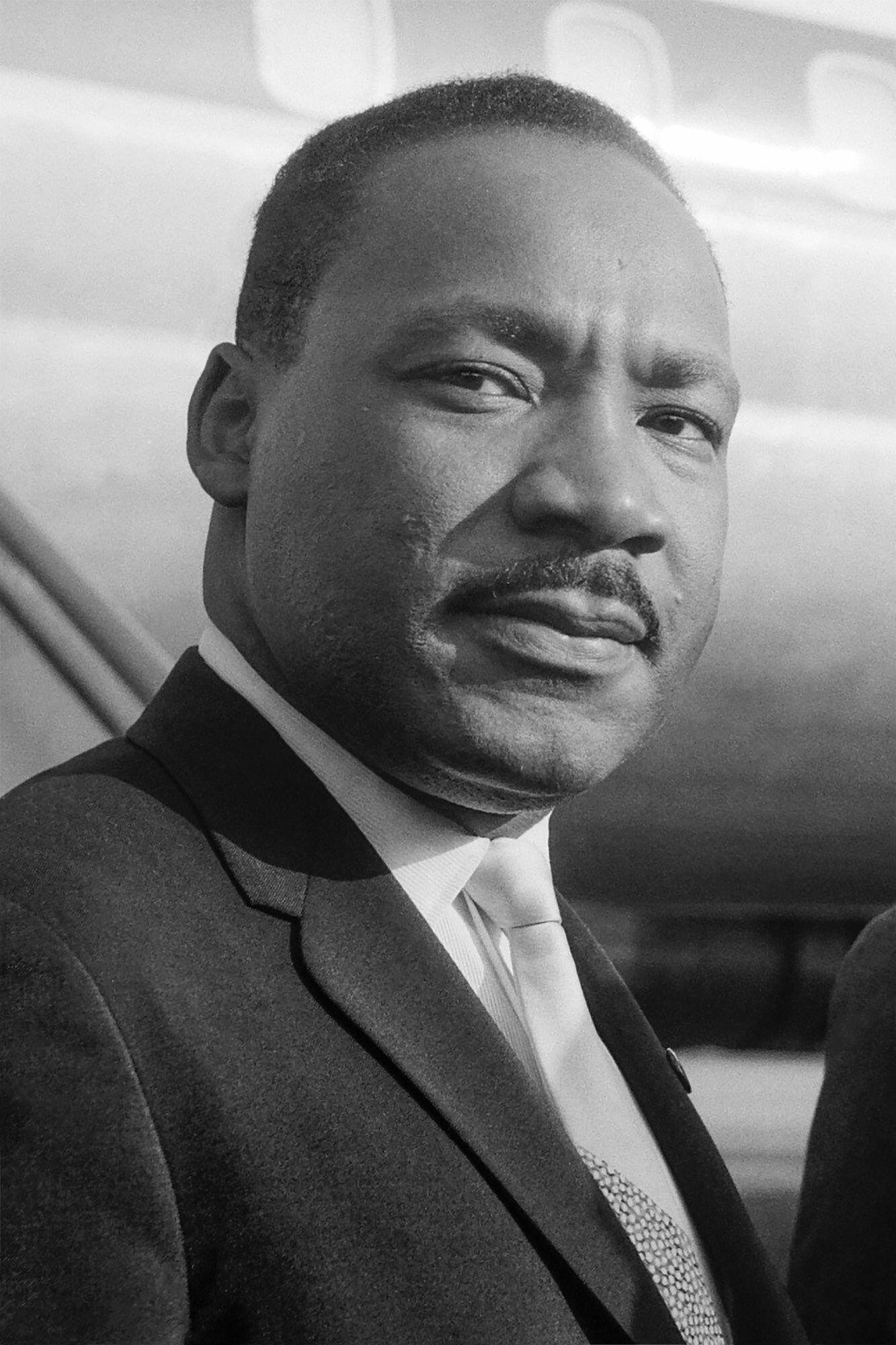 Martin Luther King Jr.: Voice of Conscience, Vision of Freedom - Black ...